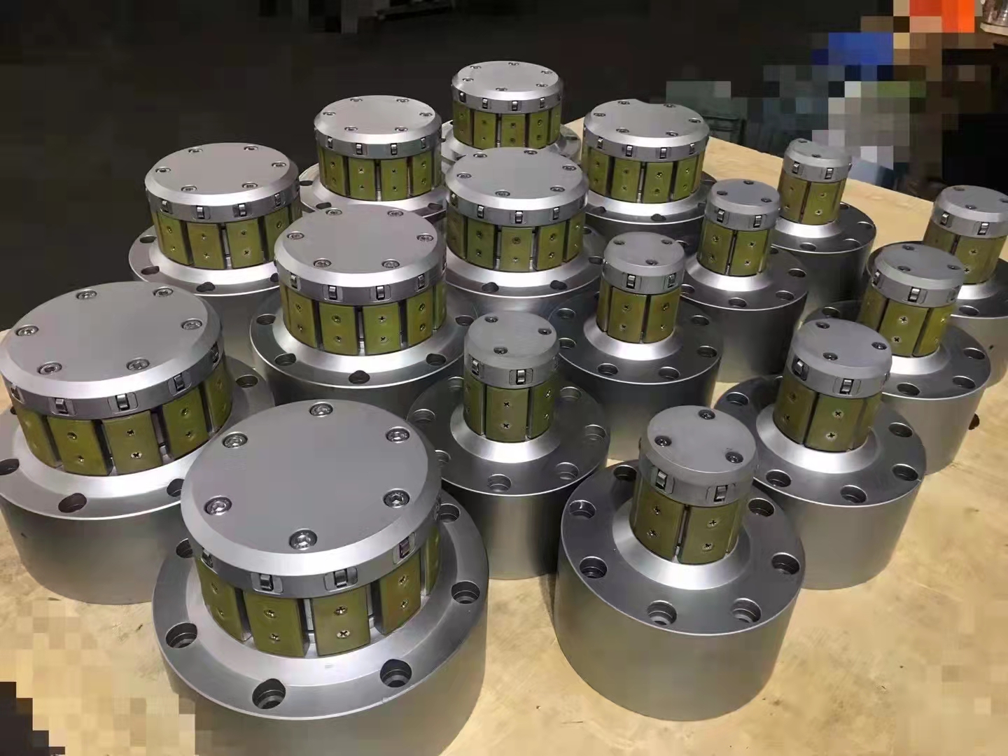 3 Inch Pneumatic Mechanical Core Chuck - DongGuan HongJun Packaging ...